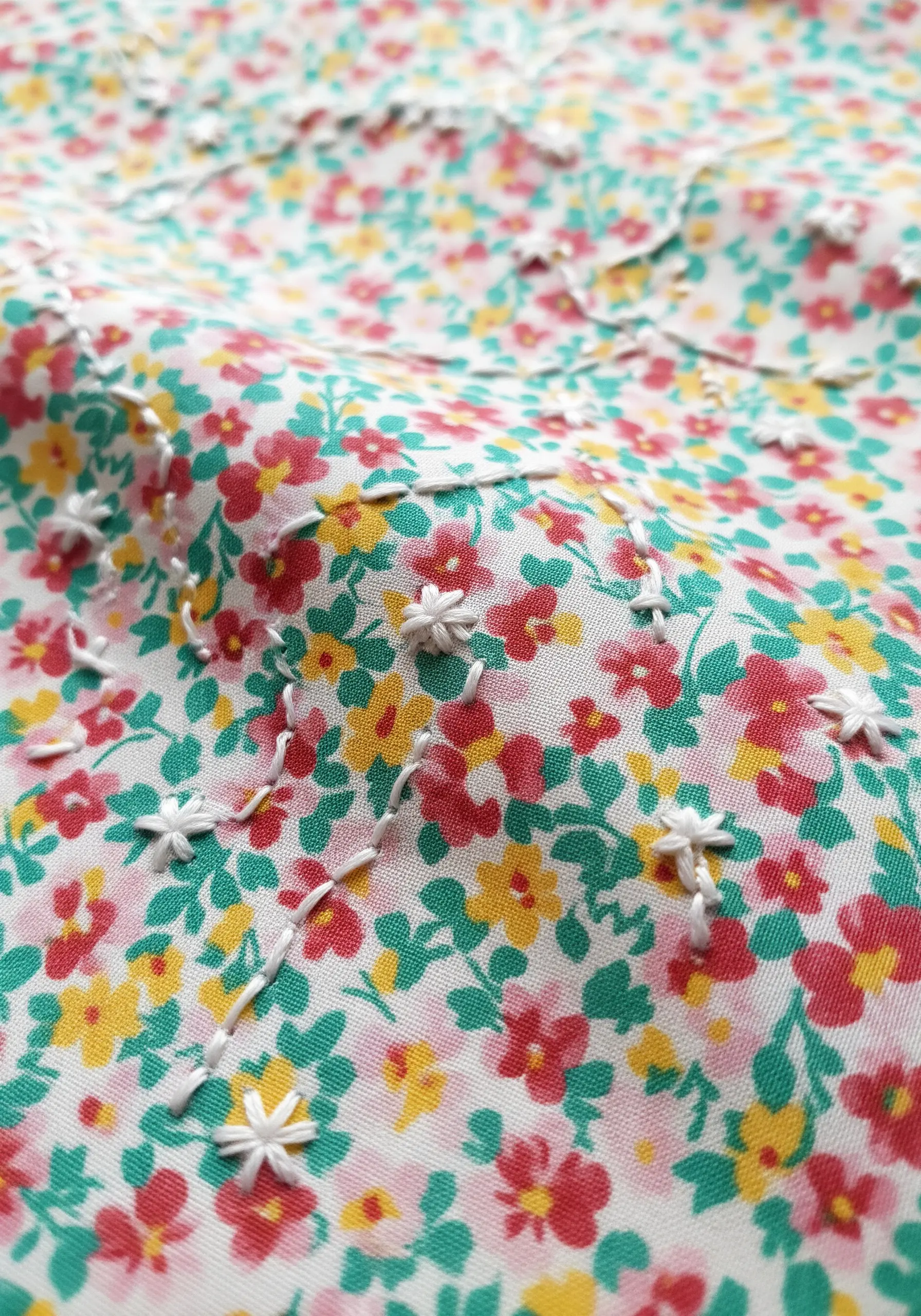 26 Tiny Embroidery Details That Make Fabric Crafts Pop - Stitzo